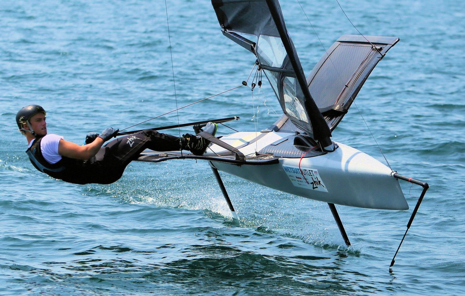 Two Races From World Champ Kiwi Moth Stars Blown Title Shot